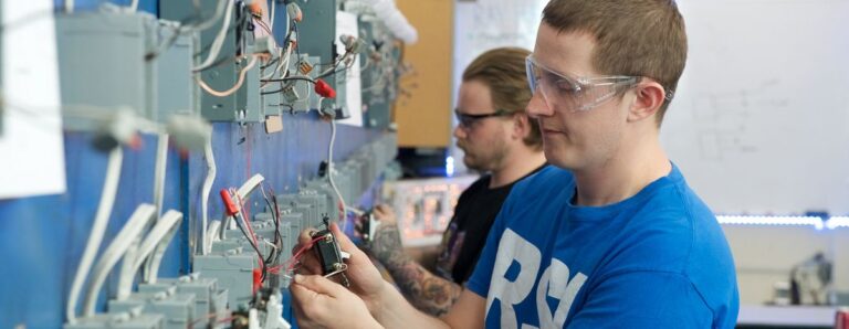 How Long is Electrician Trade School? | RSI